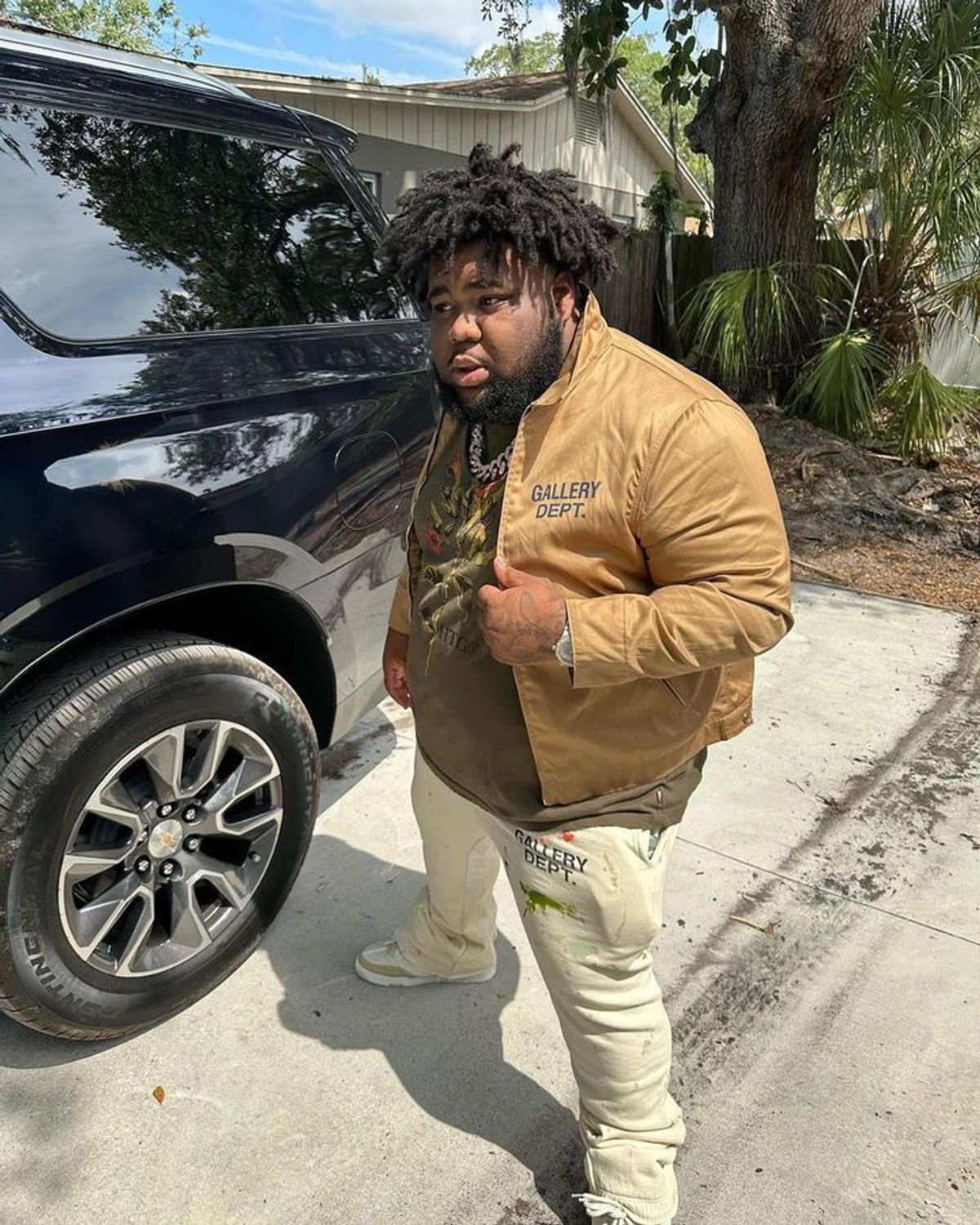 Rod Wave Outfit from May 11, 2023 | WHAT’S ON THE STAR?