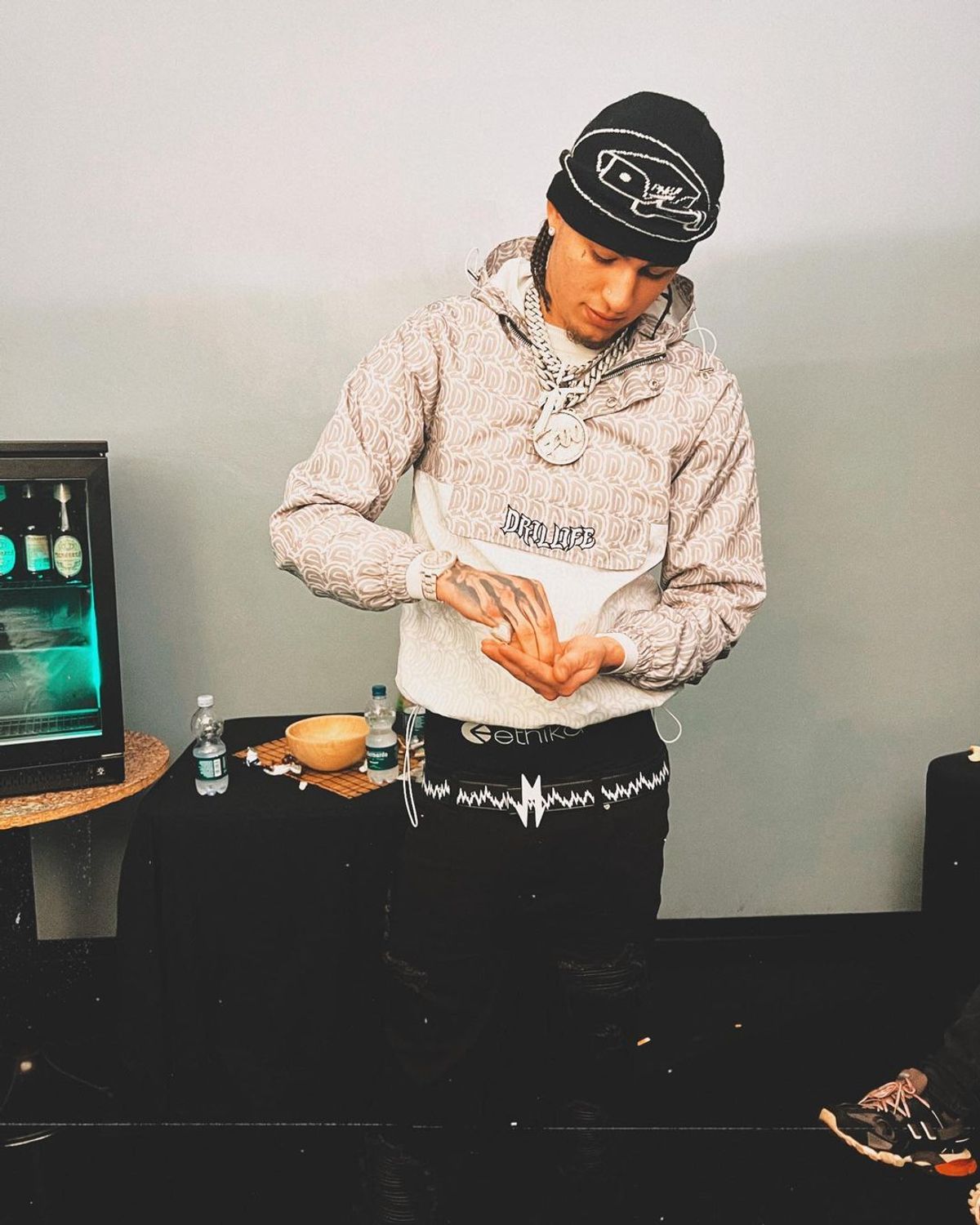 Rondodasosa Outfit from February 20, 2023 | WHAT’S ON THE STAR?