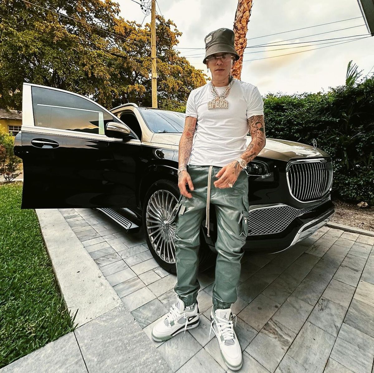 Sfera Ebbasta Outfit from May 9, 2023 | WHAT’S ON THE STAR?