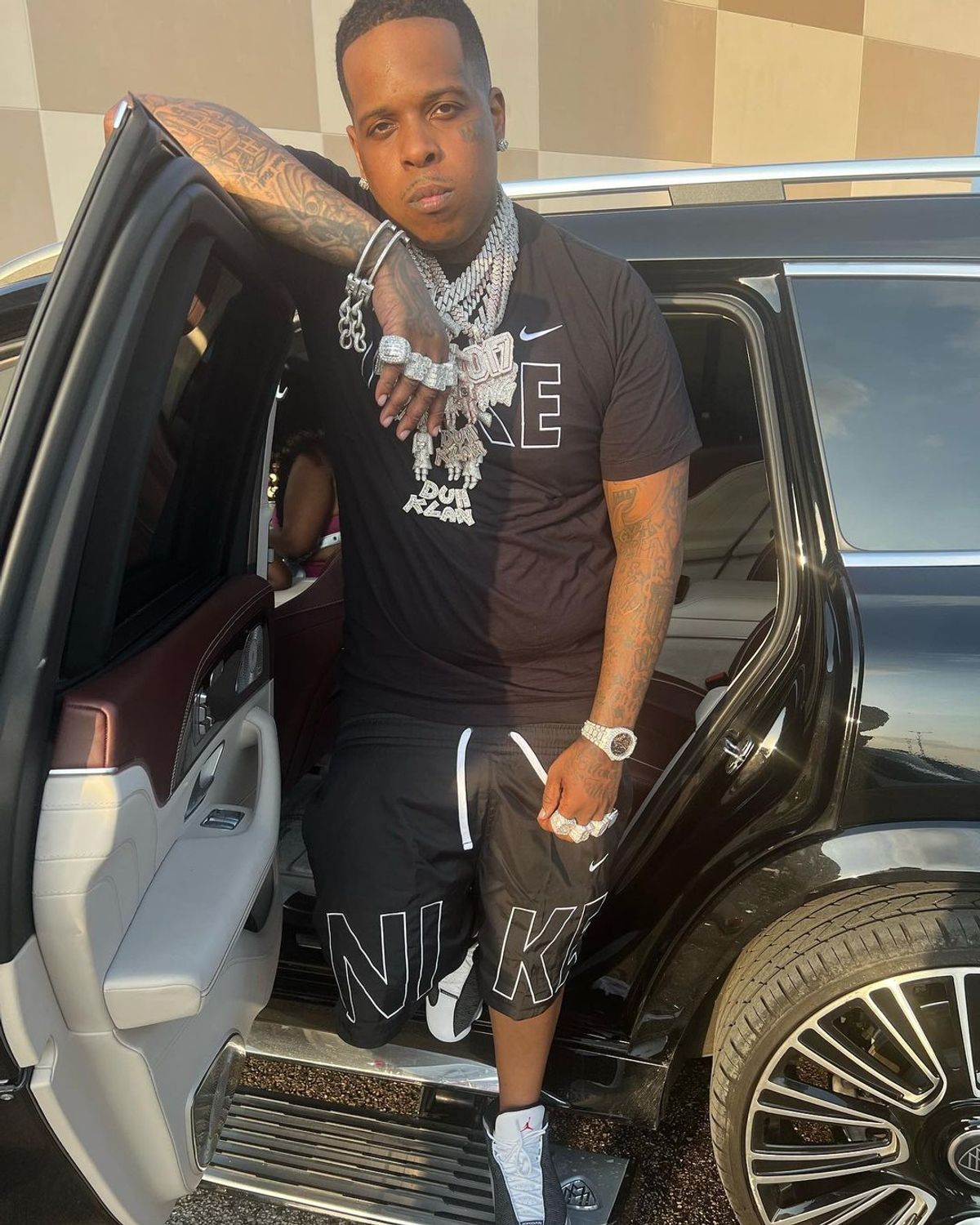 Finesse2tymes Outfit from May 12, 2023 | WHAT’S ON THE STAR?