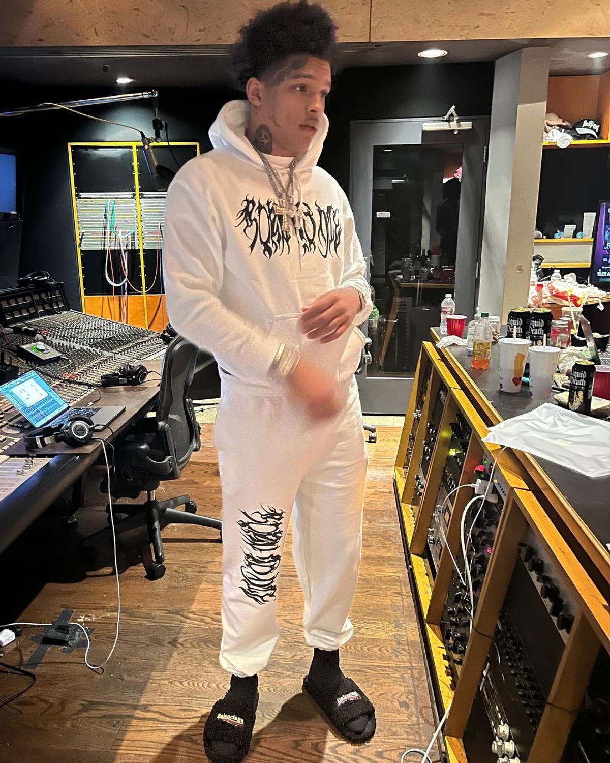 K Suave Outfit from January 7, 2023 | WHAT’S ON THE STAR?