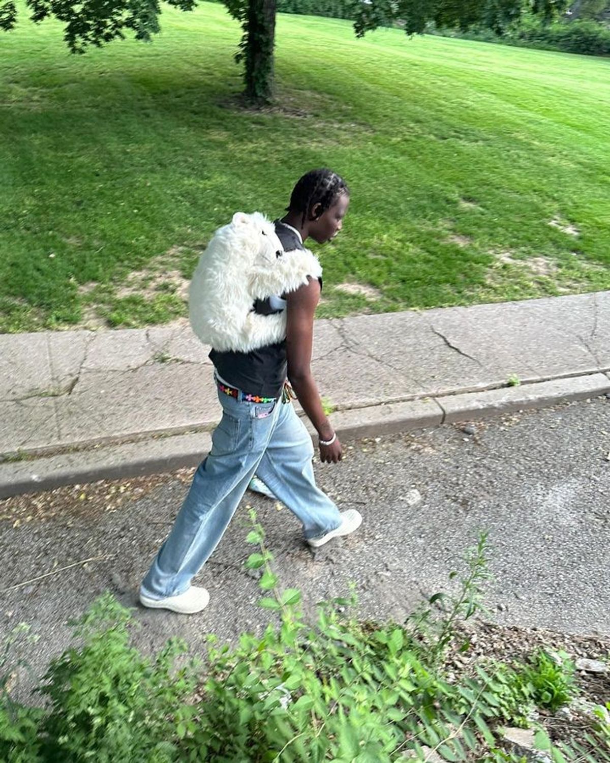 Bol Bol Outfit from May 19, 2023 | WHAT’S ON THE STAR?