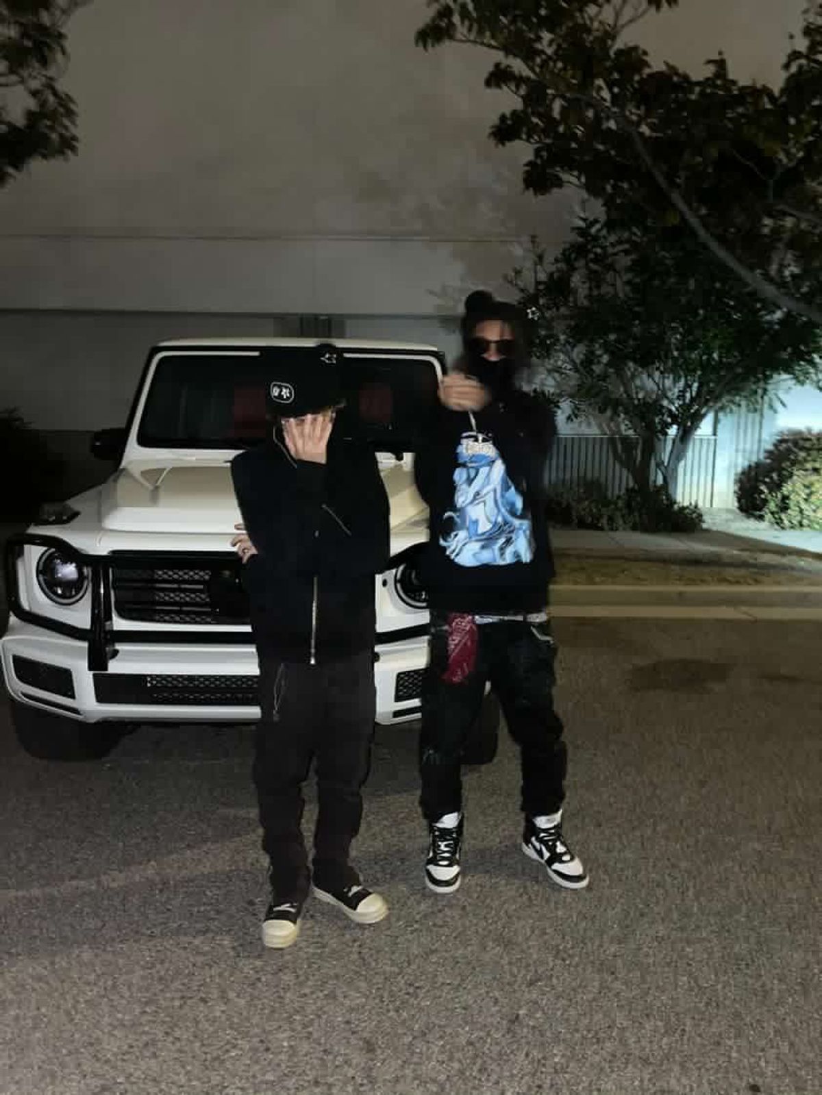 Kashdami Outfit from May 19, 2023 | WHAT’S ON THE STAR?