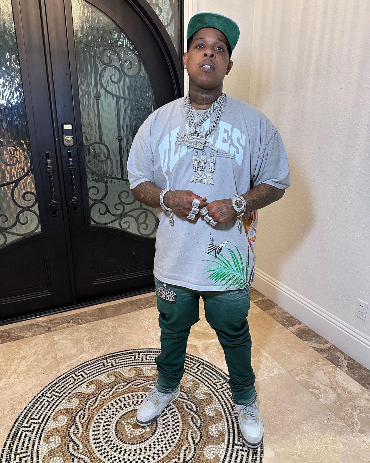 Finesse2tymes Outfit from May 22, 2023 | WHAT’S ON THE STAR?