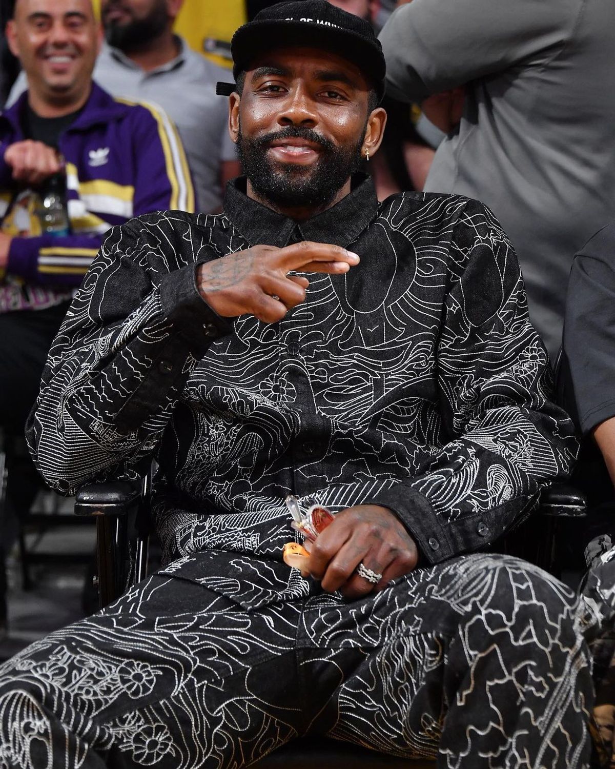 Kyrie Irving Outfit from May 24, 2023 | WHAT’S ON THE STAR?