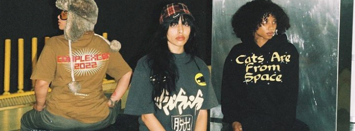 Royal.2: Clothing, Shoes & Accessories | WHAT’S ON THE STAR?