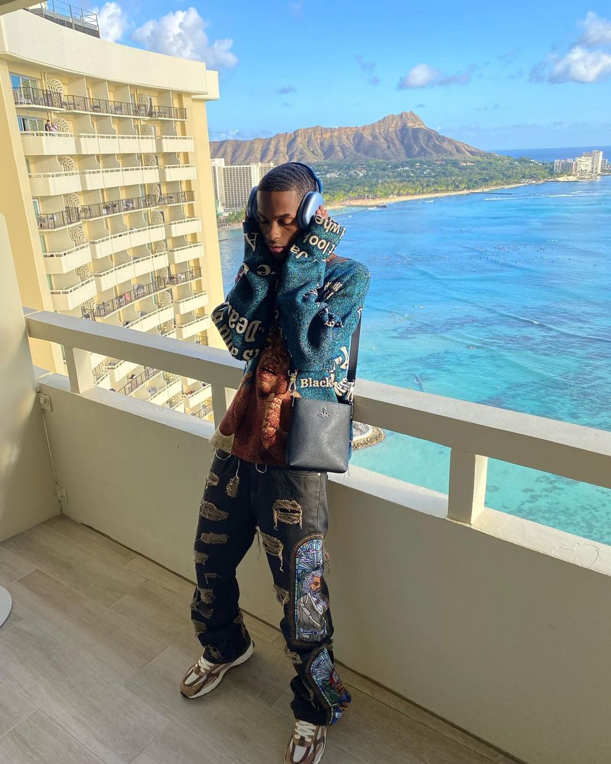 Yvngxchris Outfit from November 13, 2022 | WHAT’S ON THE STAR?