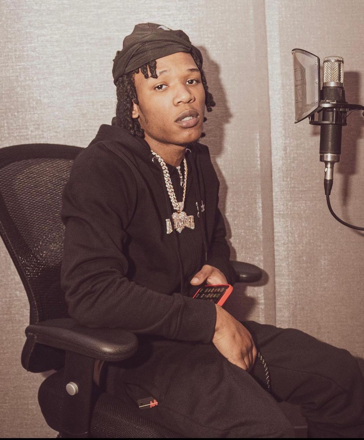 B Lovee Outfit from November 26, 2022 | WHAT’S ON THE STAR?