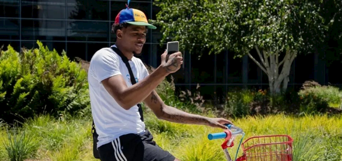 Google Merch: Clothing, Shoes & Accessories | WHAT’S ON THE STAR?