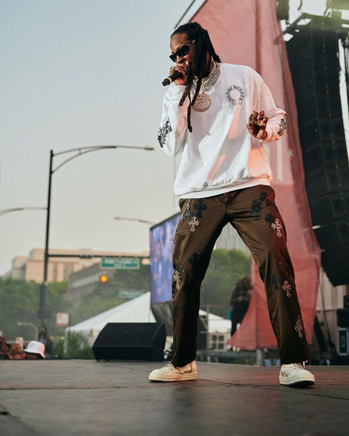 2 Chainz Outfit from June 19, 2023 | WHAT’S ON THE STAR?
