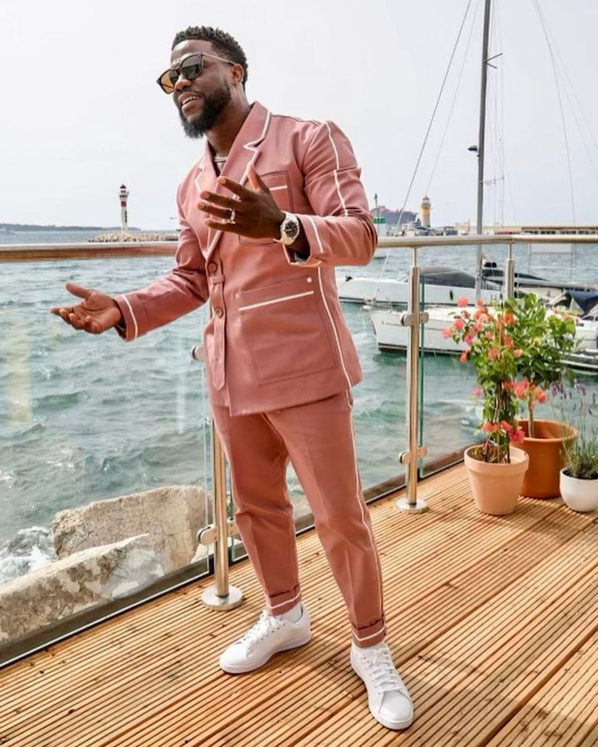 Kevin Hart Outfit from June 20, 2023 | WHAT’S ON THE STAR?