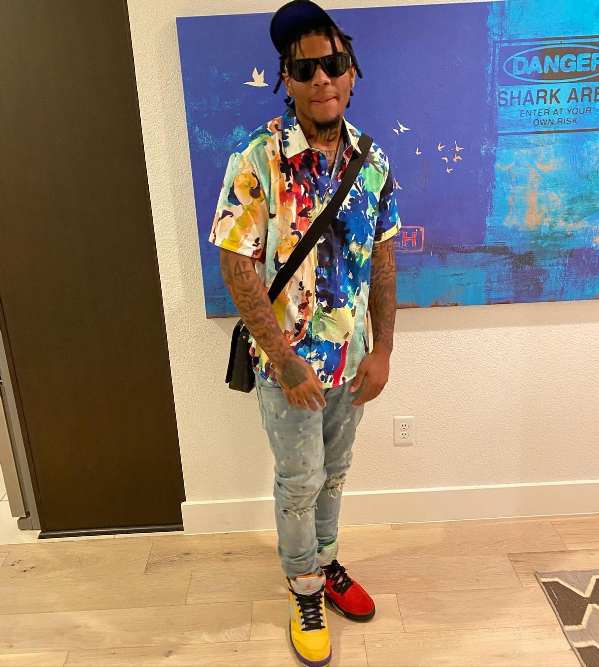 LMB DG Outfit from October 12, 2021 | WHAT’S ON THE STAR?