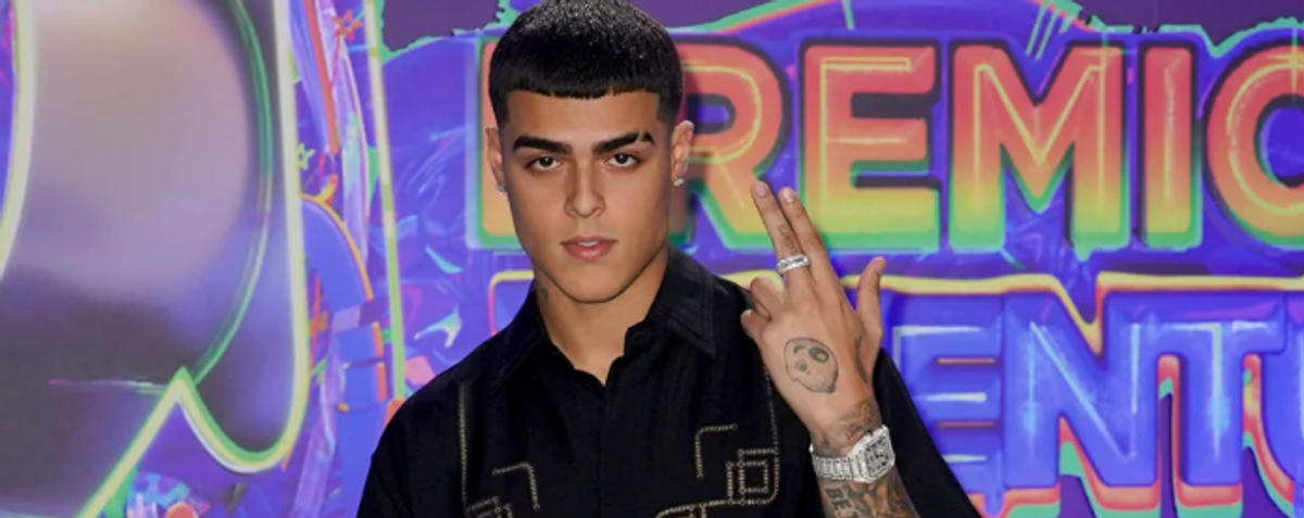 Lunay: Outfits, Clothes, Style and Fashion | WHAT’S ON THE STAR?