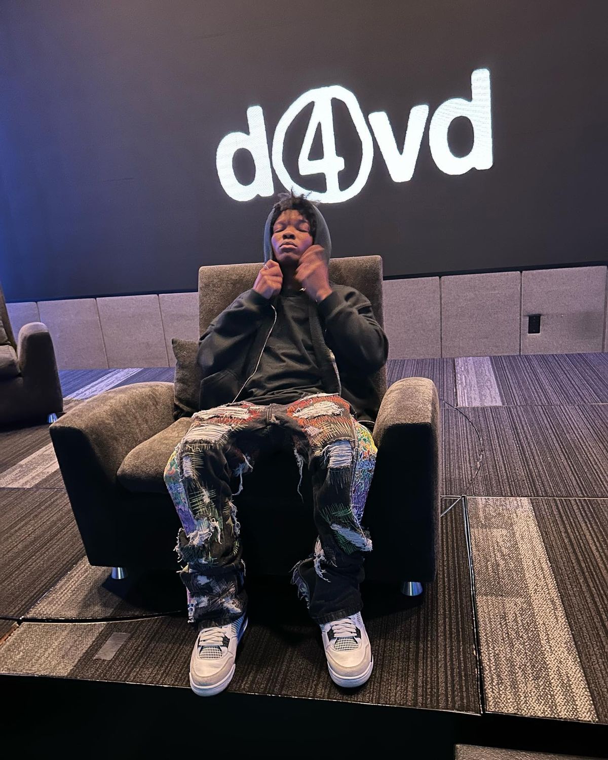 d4vd Outfit from January 24, 2023 | WHAT’S ON THE STAR?