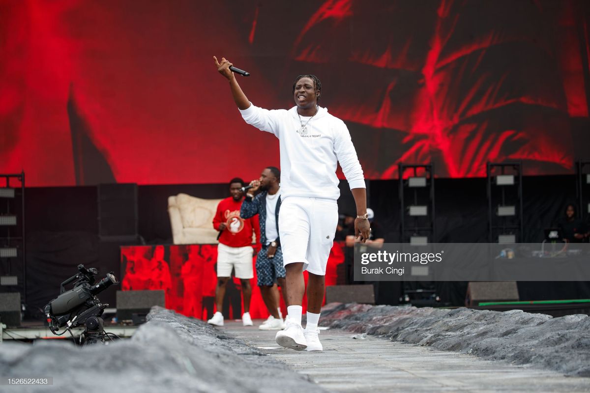 Abra Cadabra Outfit from July 9, 2023 | WHAT’S ON THE STAR?