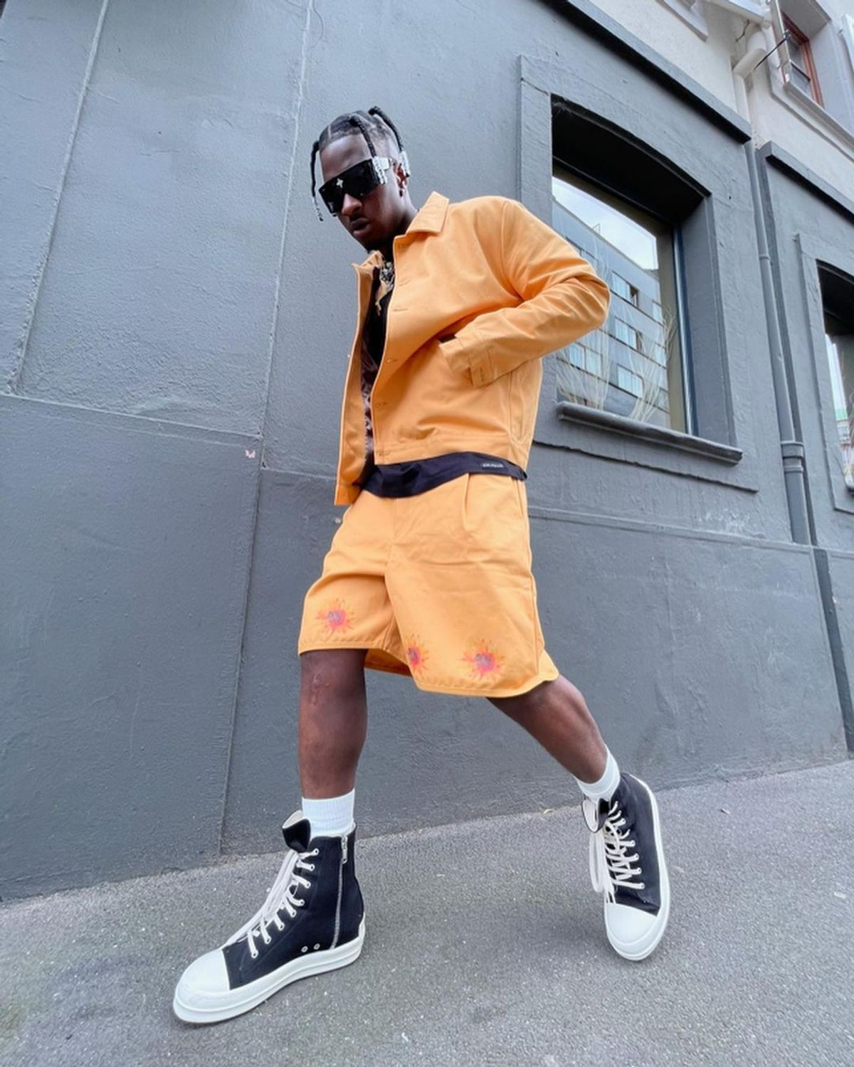 Nji Malone Outfit from February 22, 2023 | WHAT’S ON THE STAR?