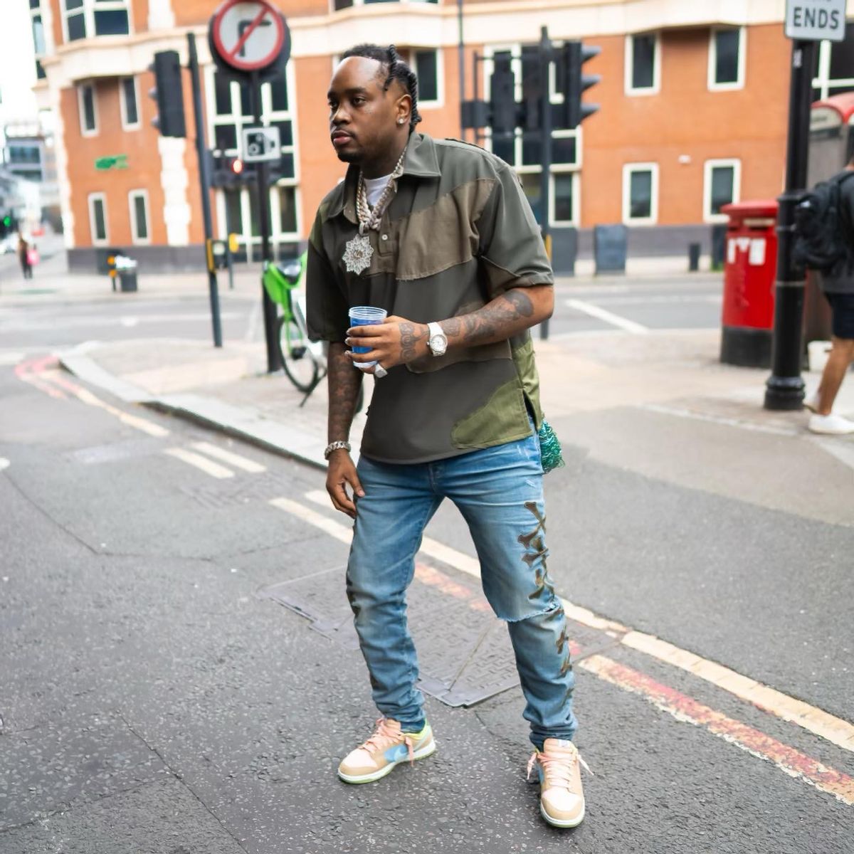 Fivio Foreign Outfit from July 10, 2023 | WHAT’S ON THE STAR?