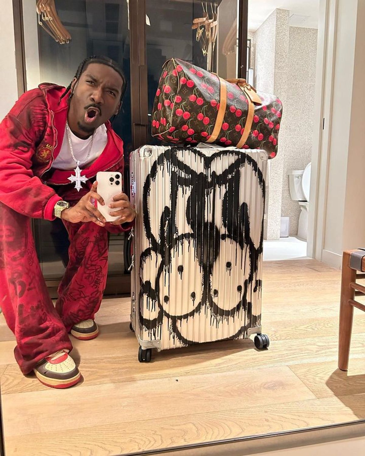 Bruce Ray Outfit from July 18, 2023 | WHAT’S ON THE STAR?