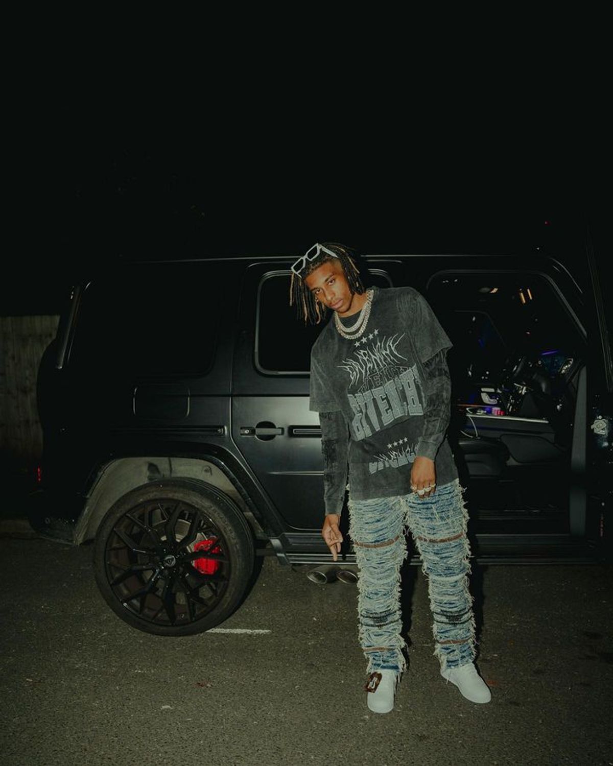 Michael Olise Outfit from December 12, 2022 | WHAT’S ON THE STAR?