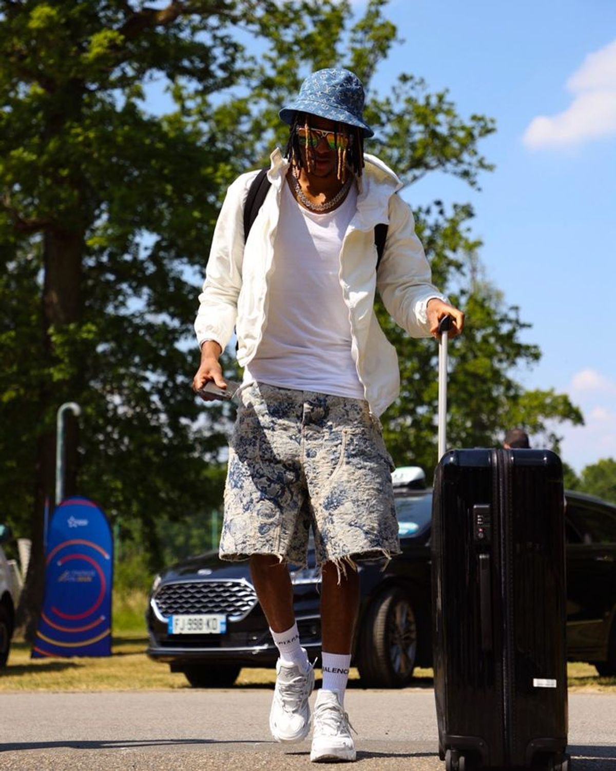 Michael Olise Outfit from June 11, 2023 | WHAT’S ON THE STAR?