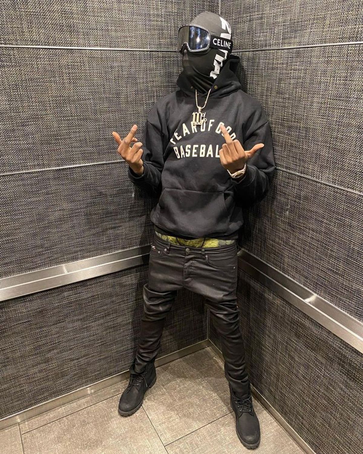 Bandmanrill Outfit from March 2, 2023 | WHAT’S ON THE STAR?