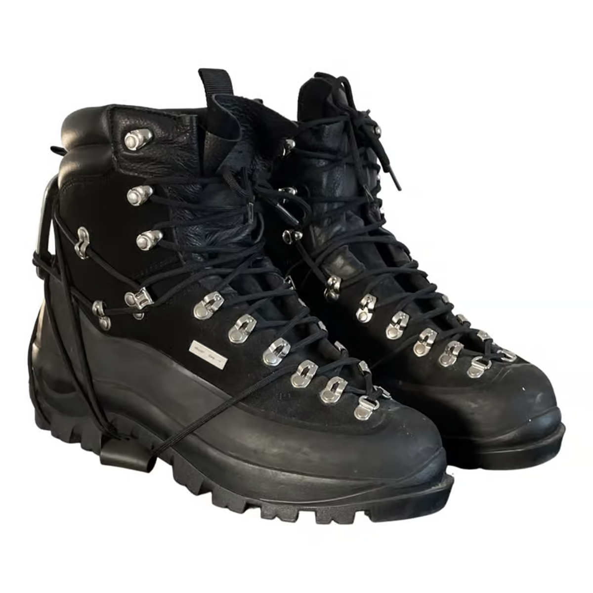 Heliot Emil Black Hiking Boots | WHAT’S ON THE STAR?