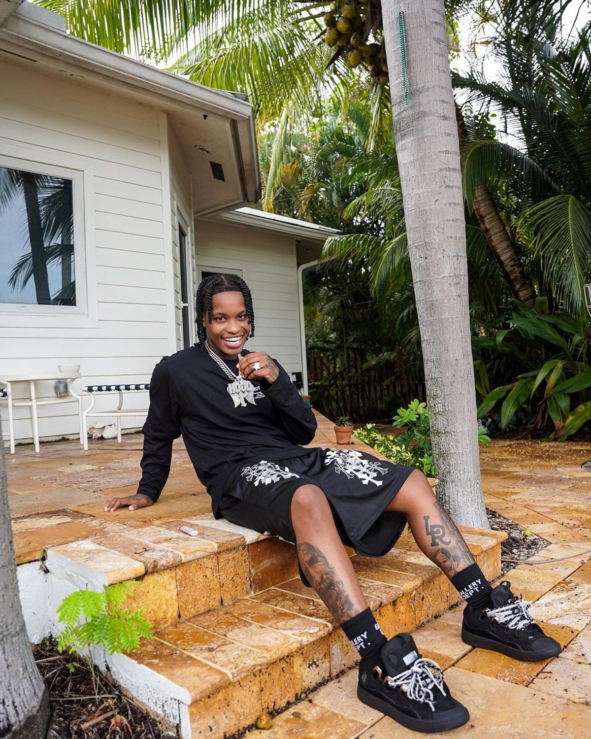 Lil Perfect Outfit from July 29, 2023 | WHAT’S ON THE STAR?