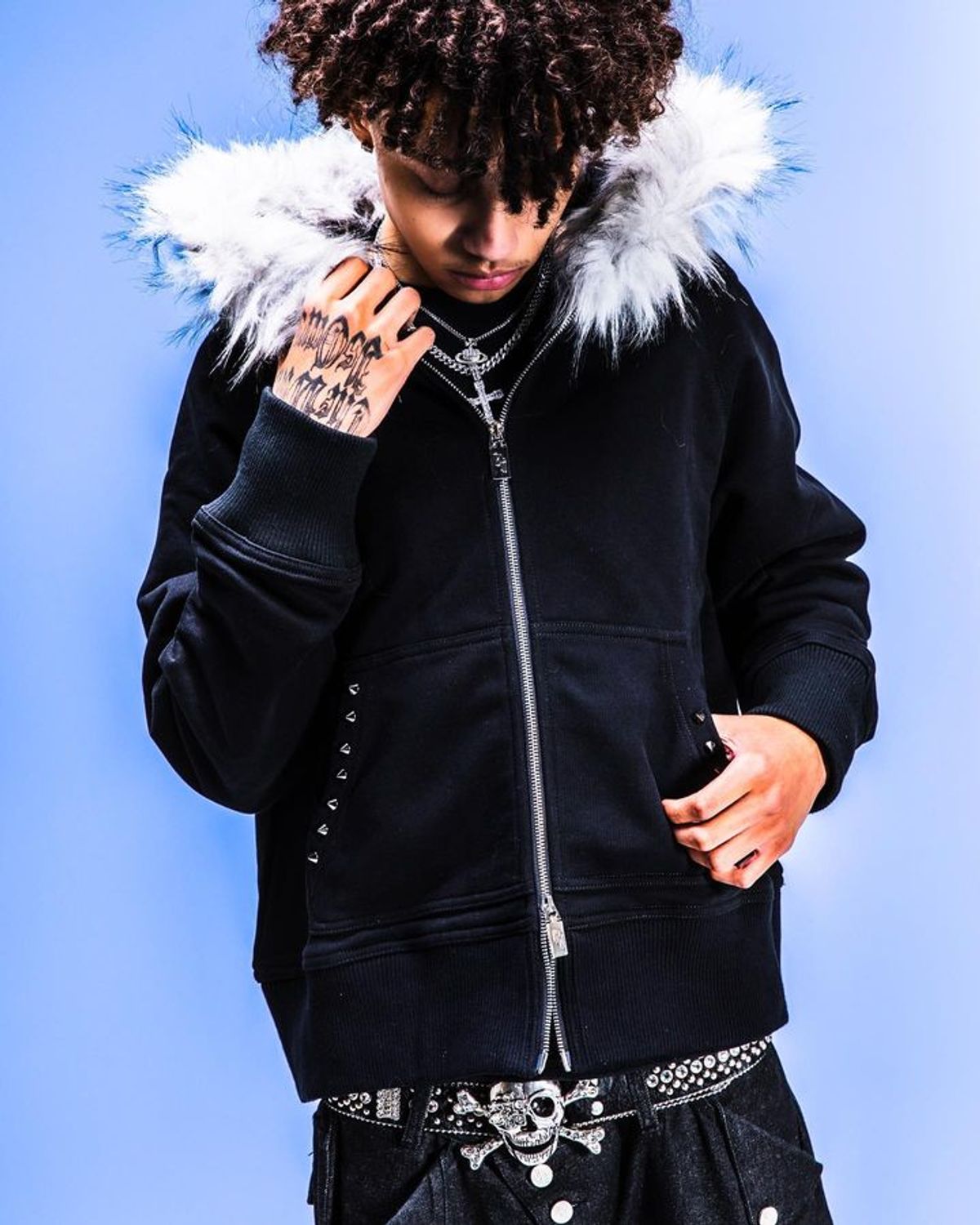 Slump6s Outfit from August 1, 2023 | WHAT’S ON THE STAR?