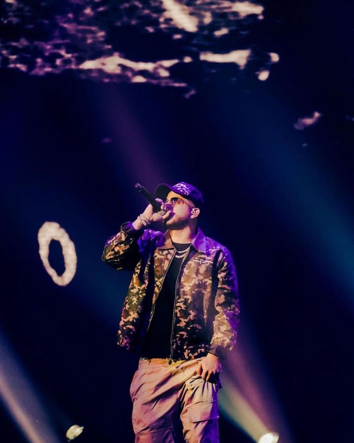 Dei V Outfit from August 25, 2023 | WHAT’S ON THE STAR?