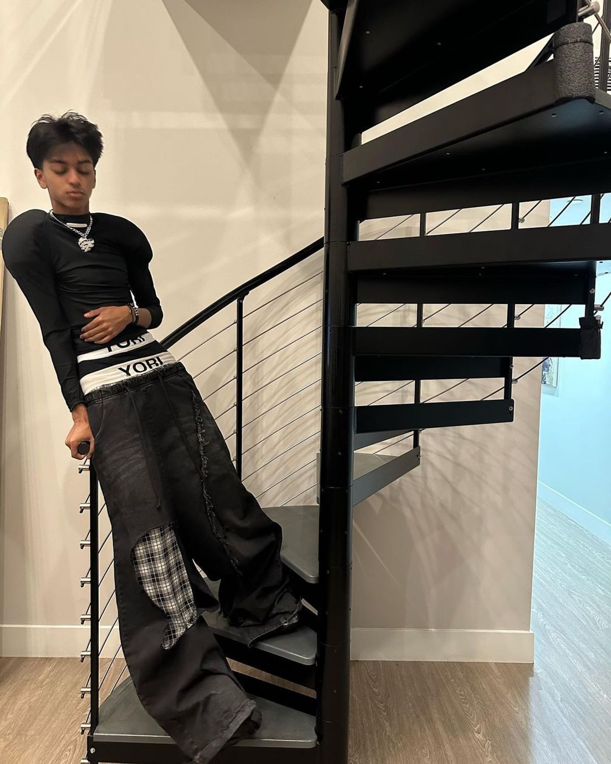 Yung Fazo Outfit from August 26, 2023 | WHAT’S ON THE STAR?