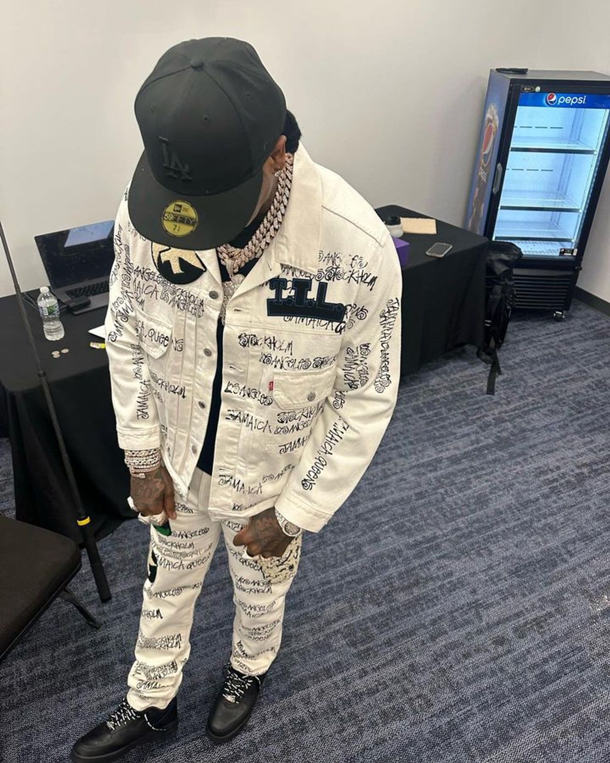 Moneybagg Yo Outfit from September 1, 2023 | WHAT’S ON THE STAR?
