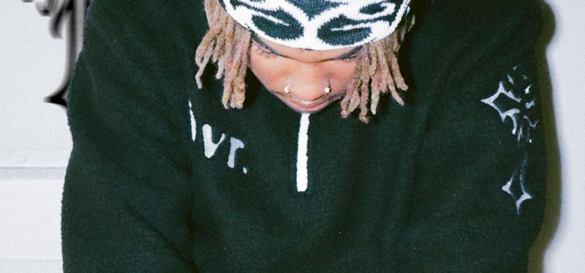 Luvr: Clothing, Shoes & Accessories | WHAT’S ON THE STAR?