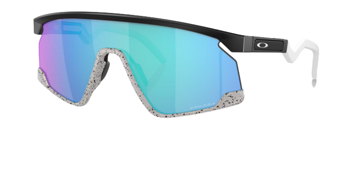 Oakley Prizm Sapphire Lenses BXTR Sunglasses | WHAT’S ON THE STAR?
