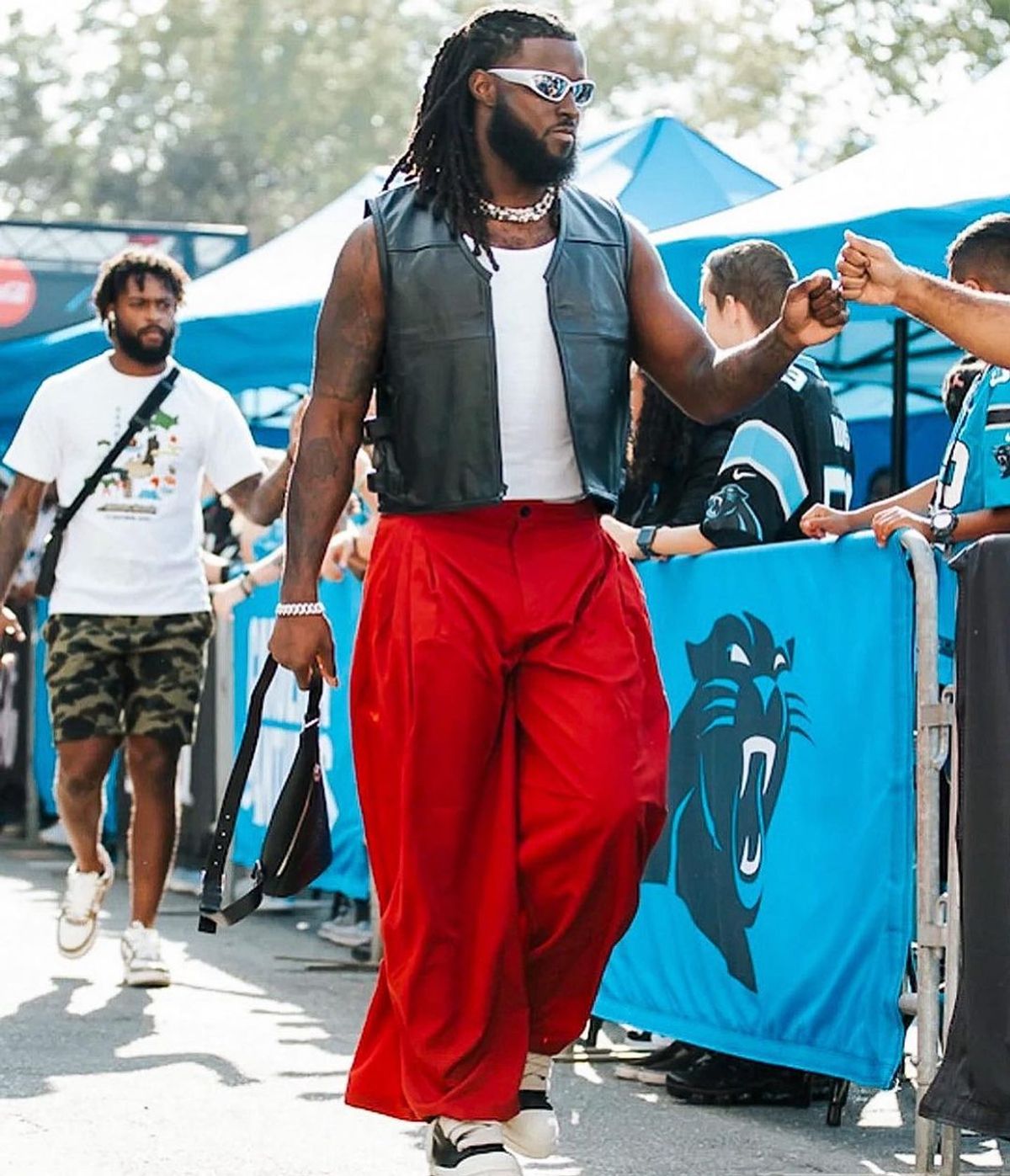 Ian Thomas Outfit from September 20, 2023 | WHAT’S ON THE STAR?