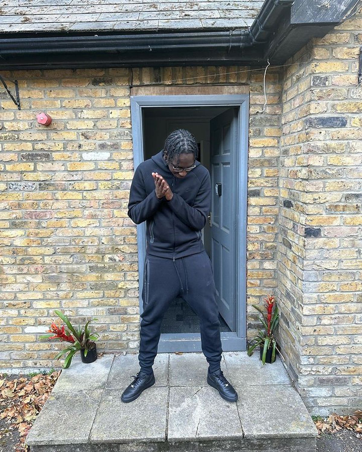 J1mulla Outfit from September 25, 2023 | WHAT’S ON THE STAR?