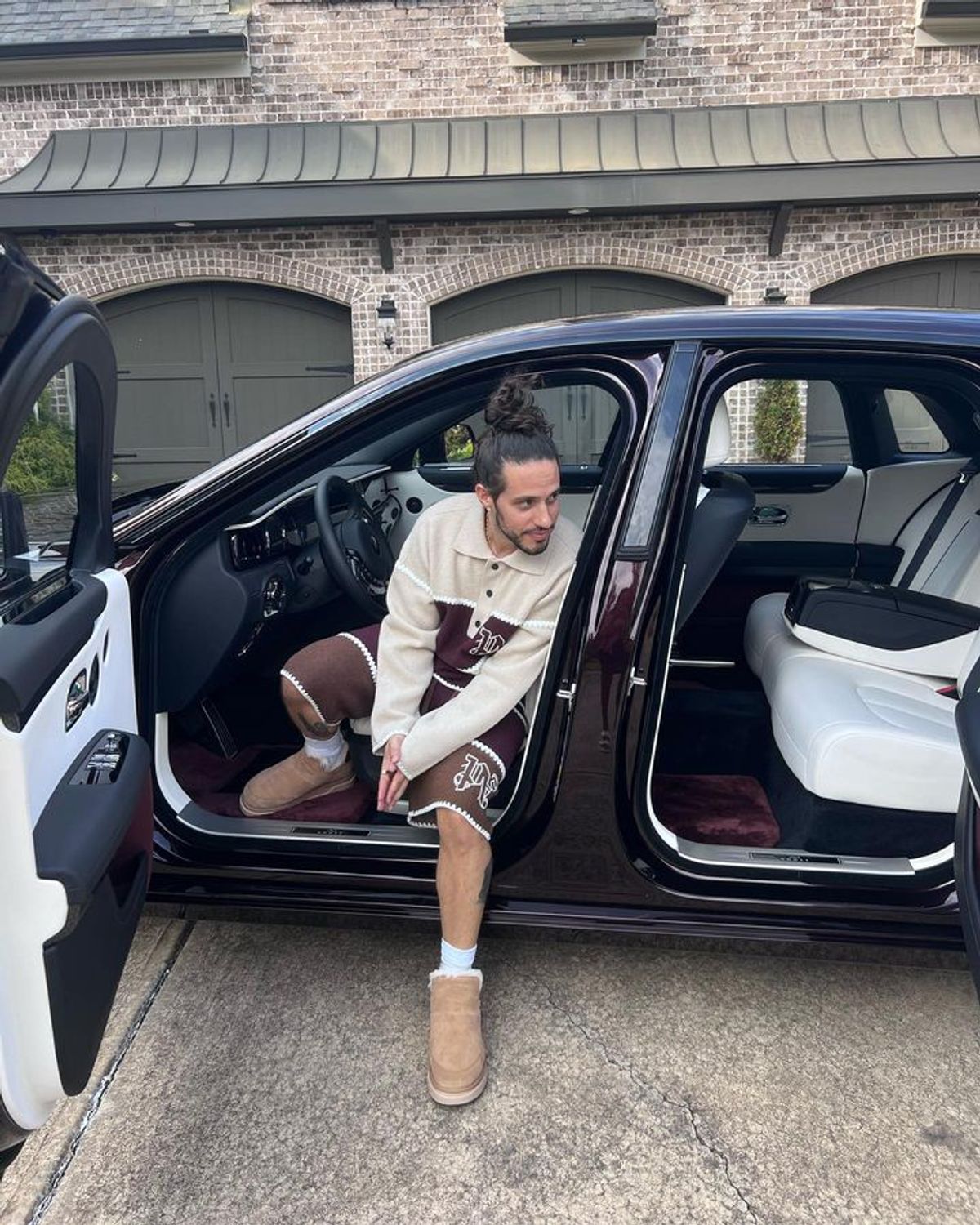 Russ Outfit from September 27, 2023 | WHAT’S ON THE STAR?