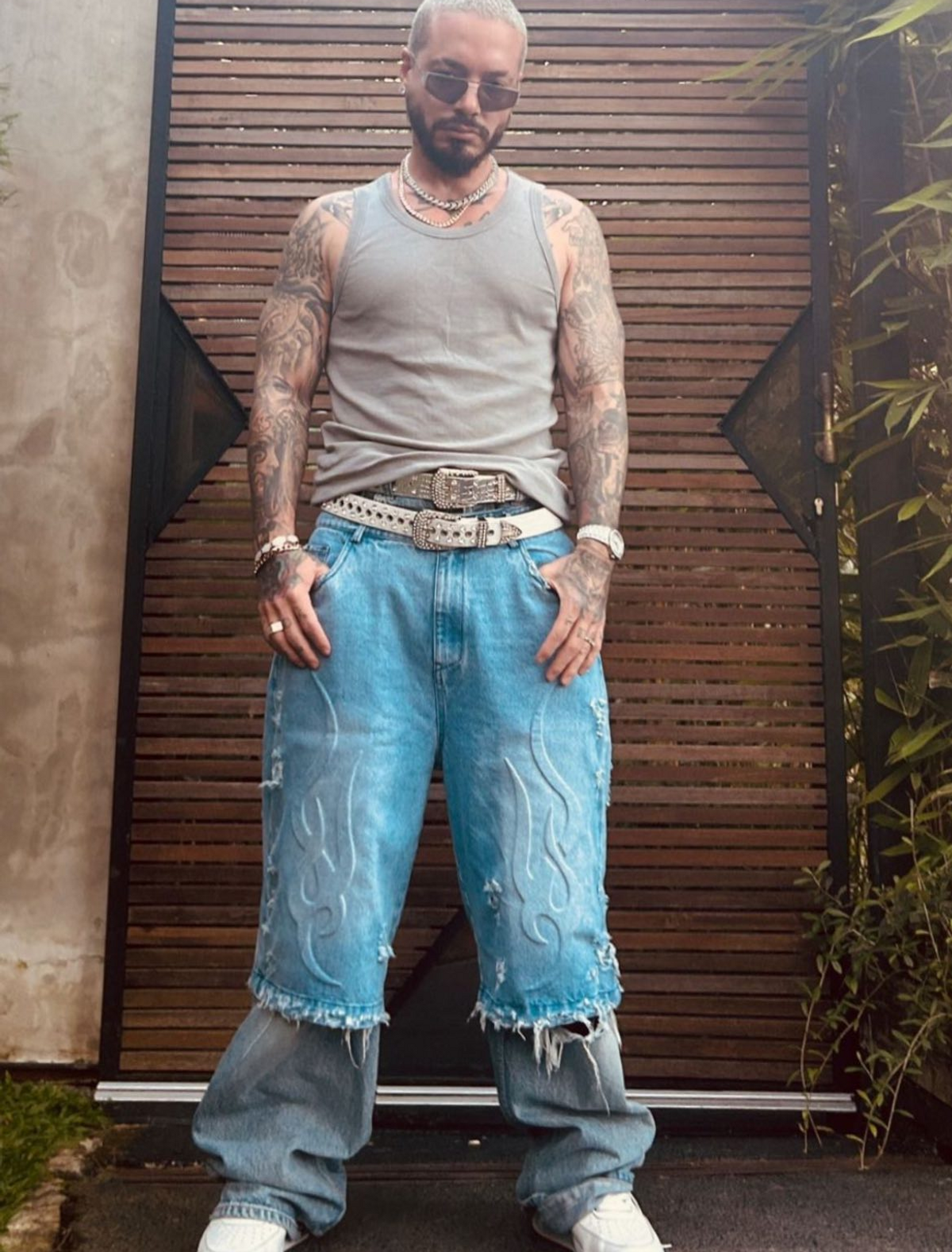 J Balvin Outfit from September 28, 2023 | WHAT’S ON THE STAR?