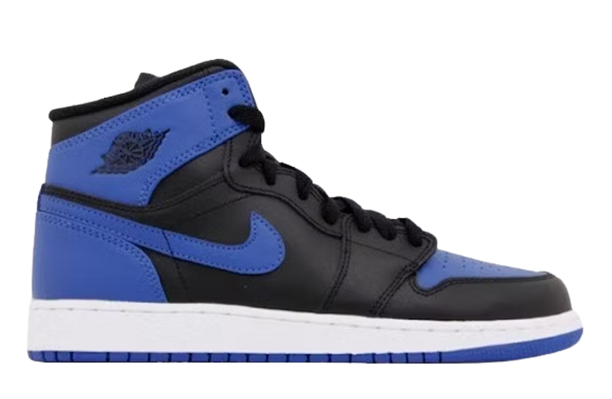 Nike Air Jordan 1 Retro Black Royal Blue Sneakers | WHAT’S ON THE STAR?