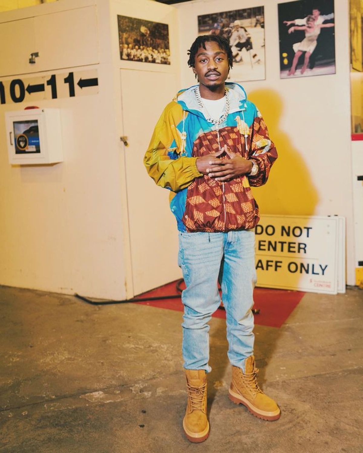 Lil Tjay Outfit from October 2, 2023 | WHAT’S ON THE STAR?