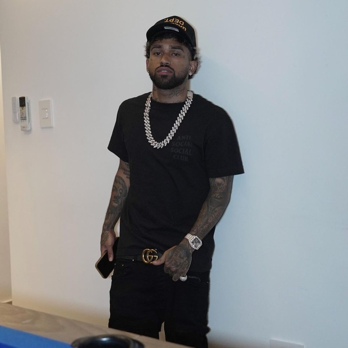 Bryant Mayers Outfit from October 3, 2023 | WHAT’S ON THE STAR?