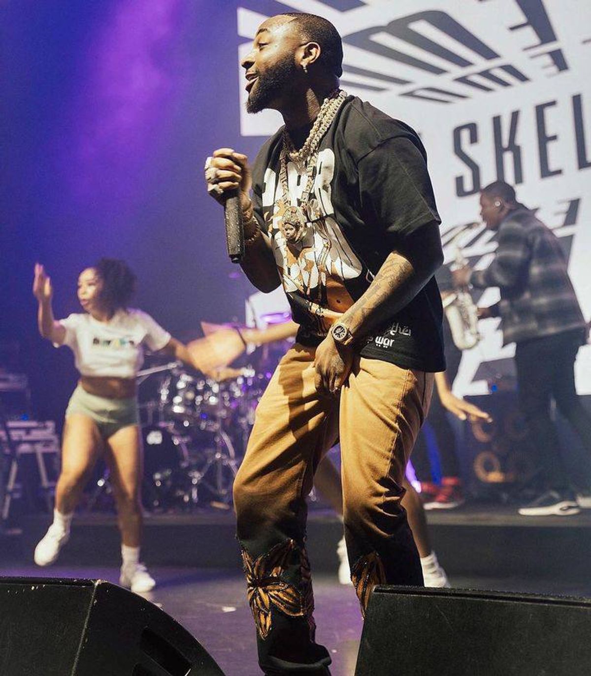 Davido Outfit from October 5, 2023 | WHAT’S ON THE STAR?