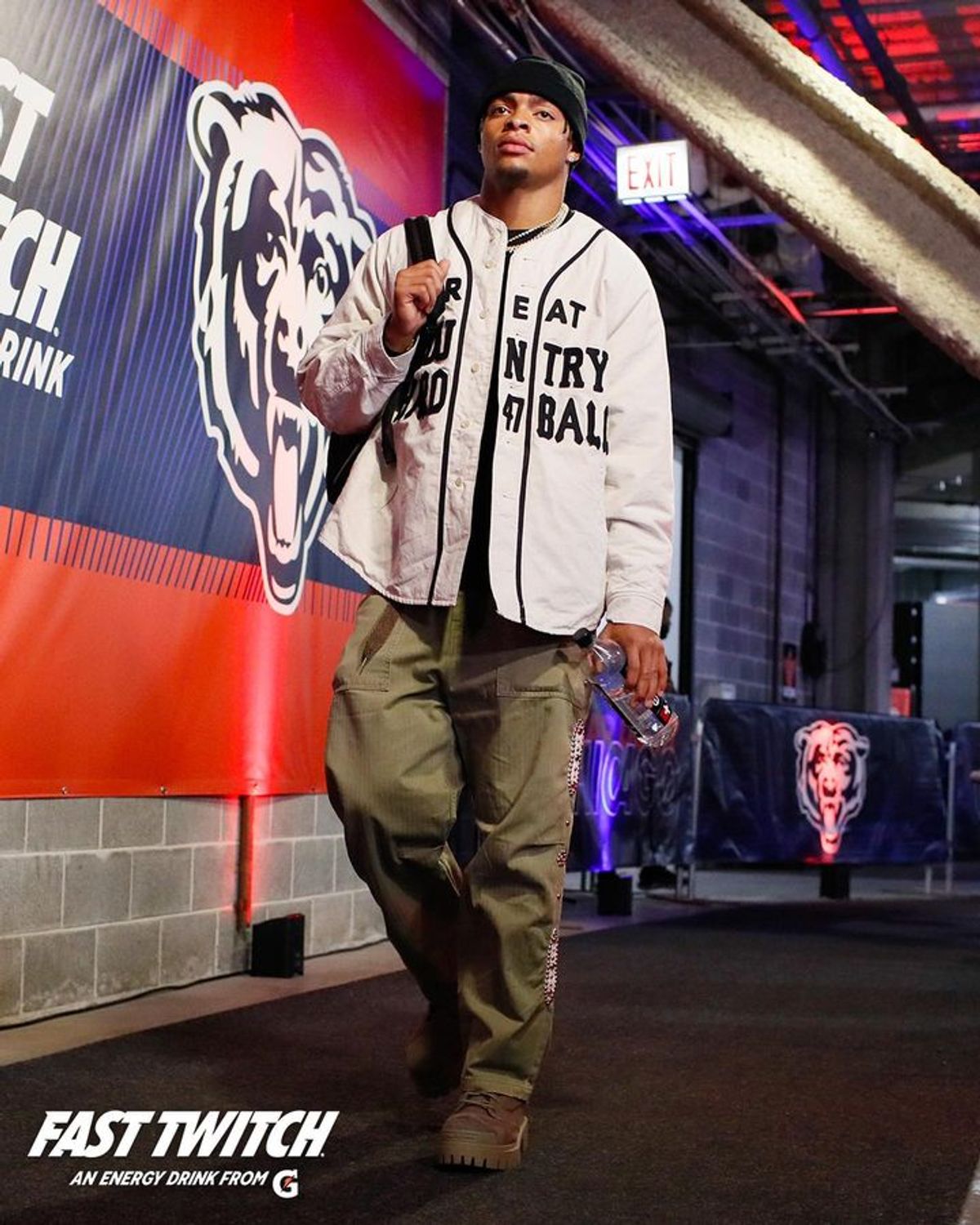 Justin Fields Outfit from October 16, 2023 | WHAT’S ON THE STAR?