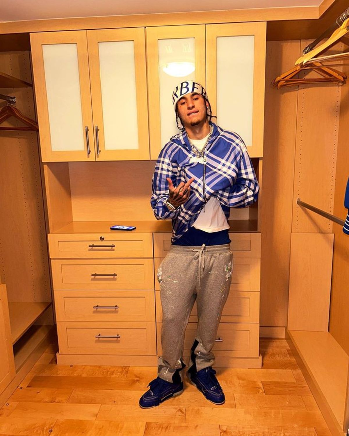 Rondodasosa Outfit from October 16, 2023 | WHAT’S ON THE STAR?