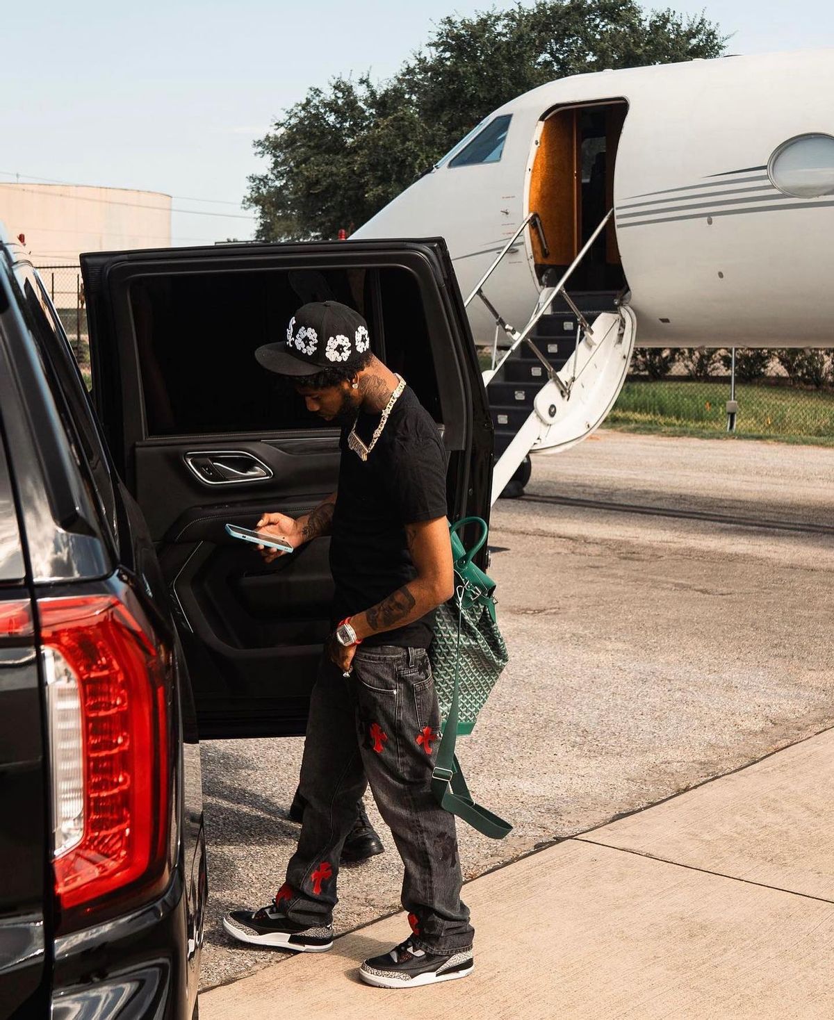 Key Glock Outfit from October 20, 2023 | WHAT’S ON THE STAR?