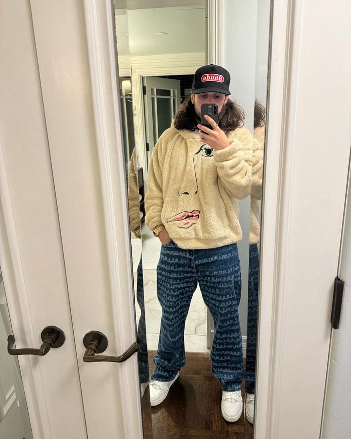 Russ Outfit from October 22, 2023 | WHAT’S ON THE STAR?