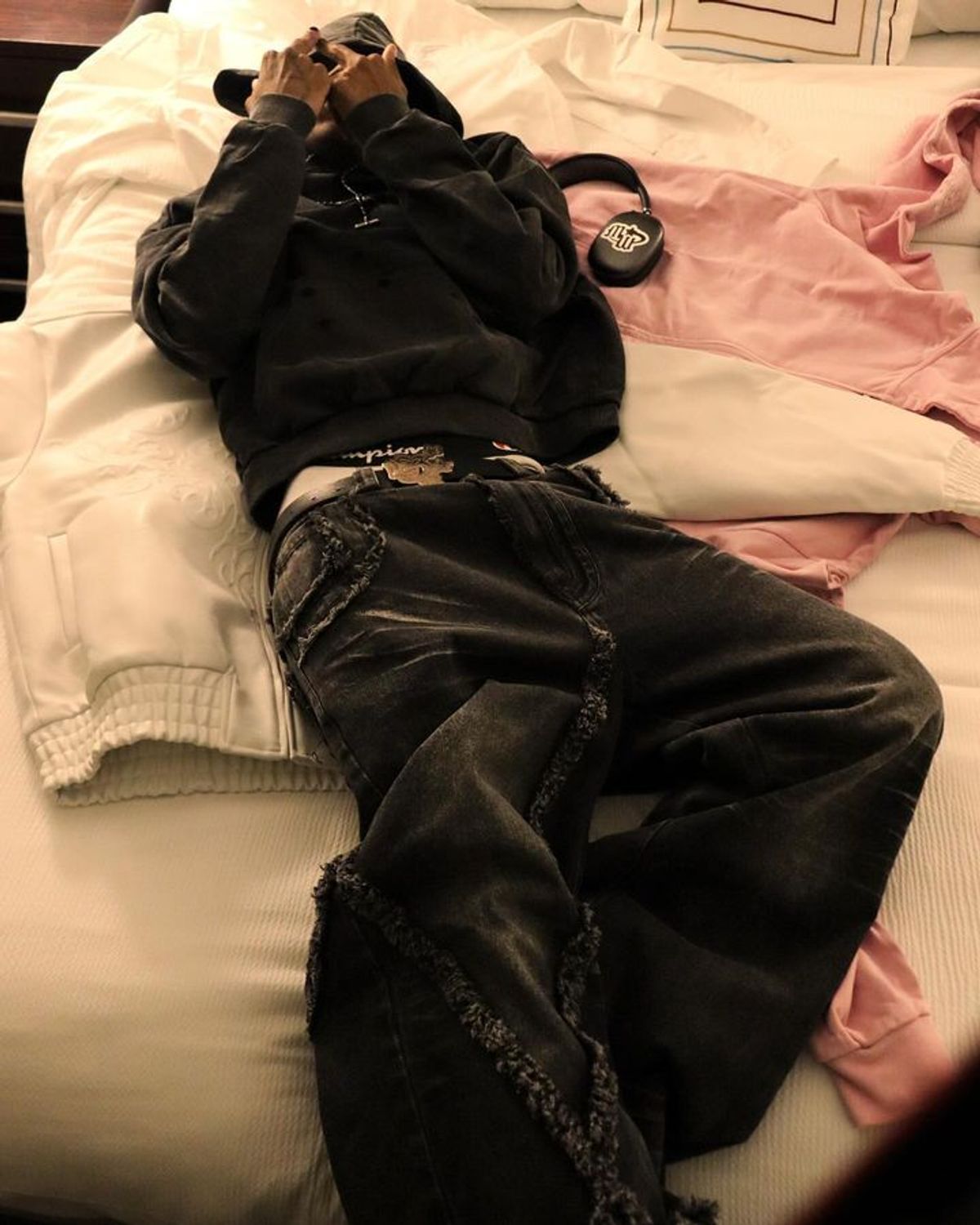 Midwxst Outfit from October 24, 2023 | WHAT’S ON THE STAR?