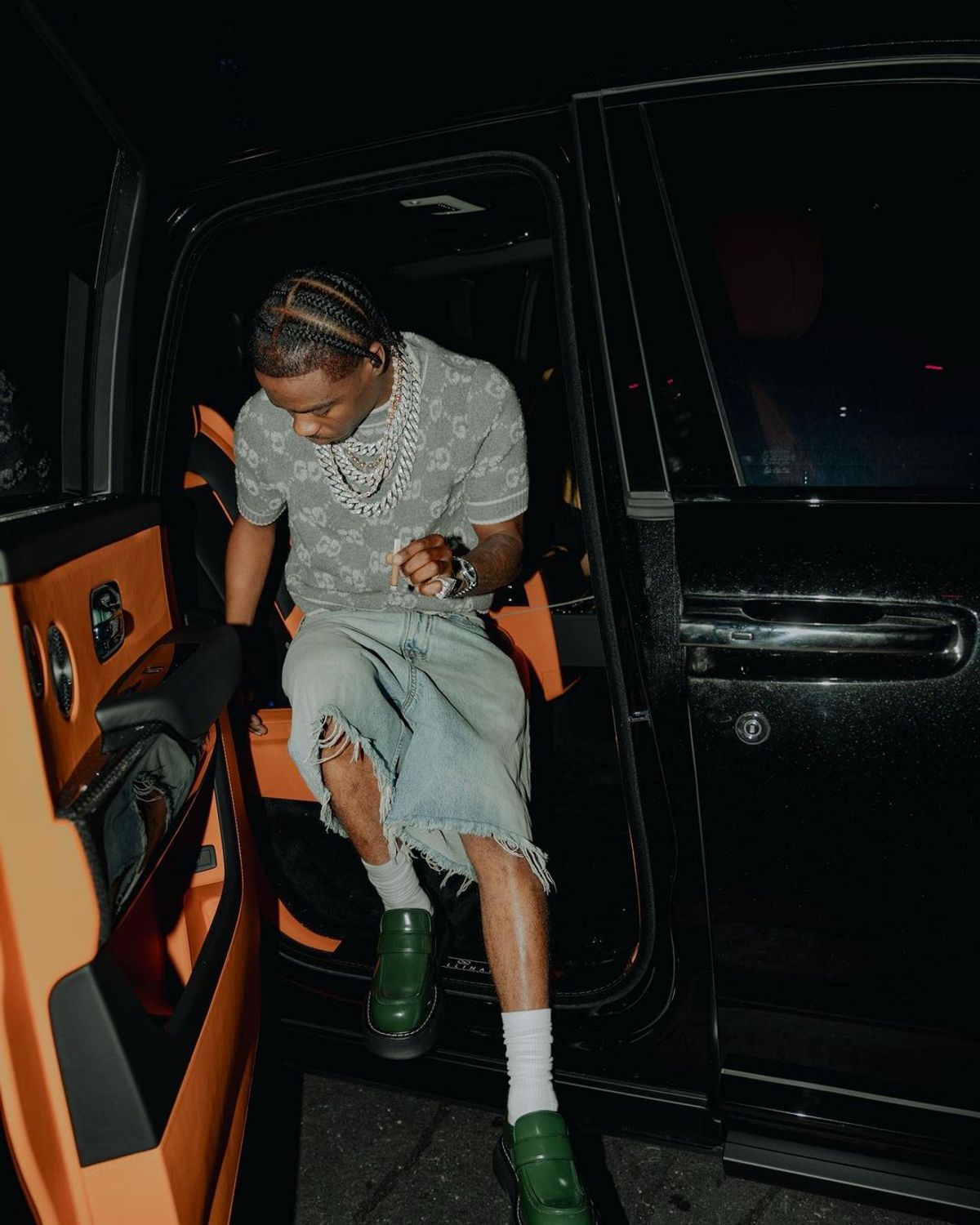 Roddy Ricch Outfit from October 23, 2023 | WHAT’S ON THE STAR?