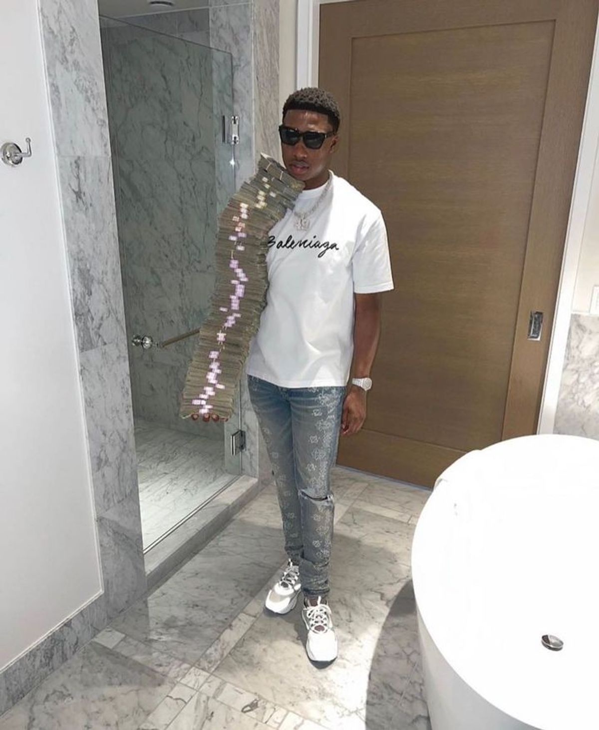 Rob49 Outfit from October 23, 2023 | WHAT’S ON THE STAR?