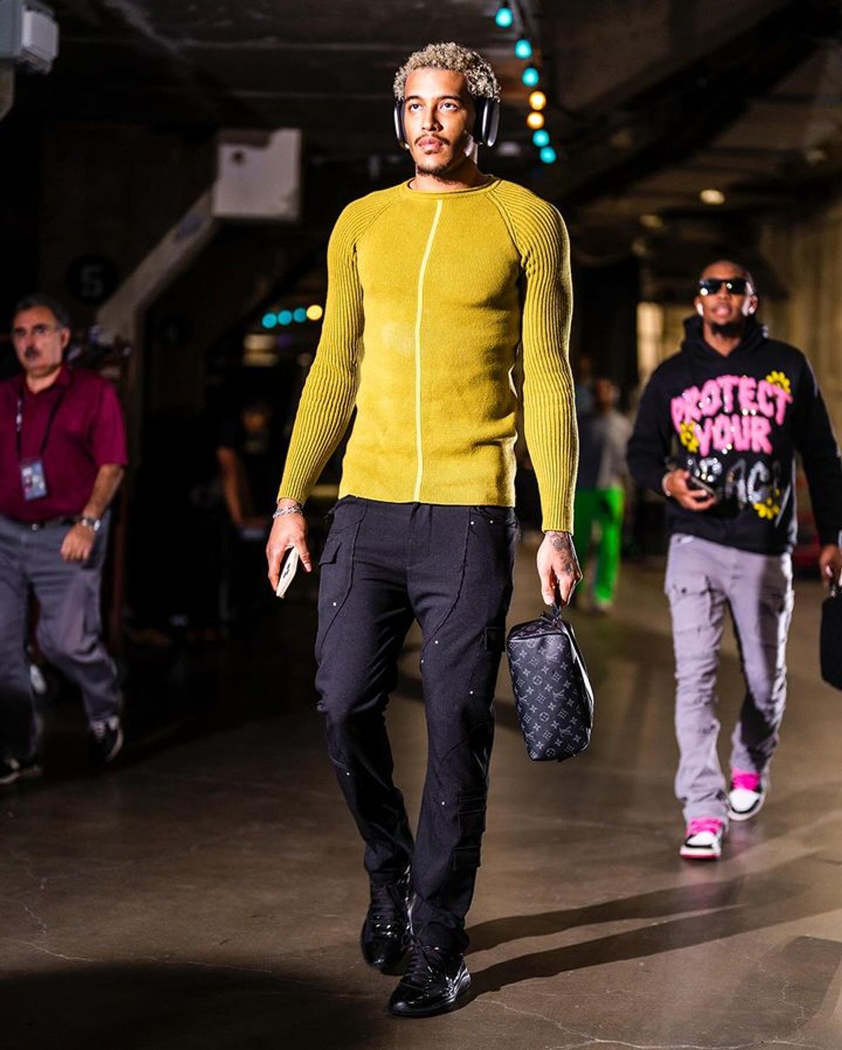 Jeremy Juliusz Sochan Outfit from November 2, 2023 | WHAT’S ON THE STAR?