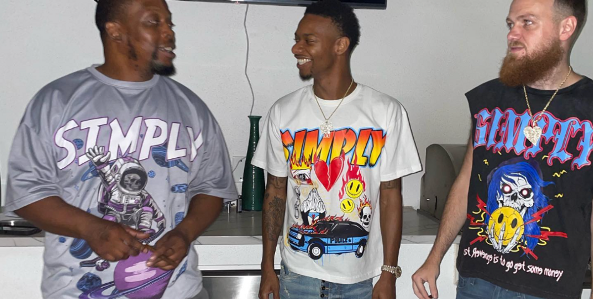 Simply 100: Clothing, Shoes & Accessories | WHAT’S ON THE STAR?